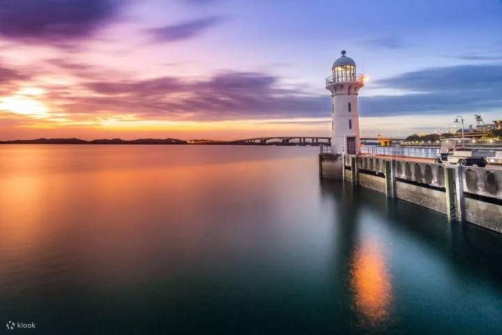 Singapore Jurong Lake Garden and Tuas Light House Tour with Seafood ...